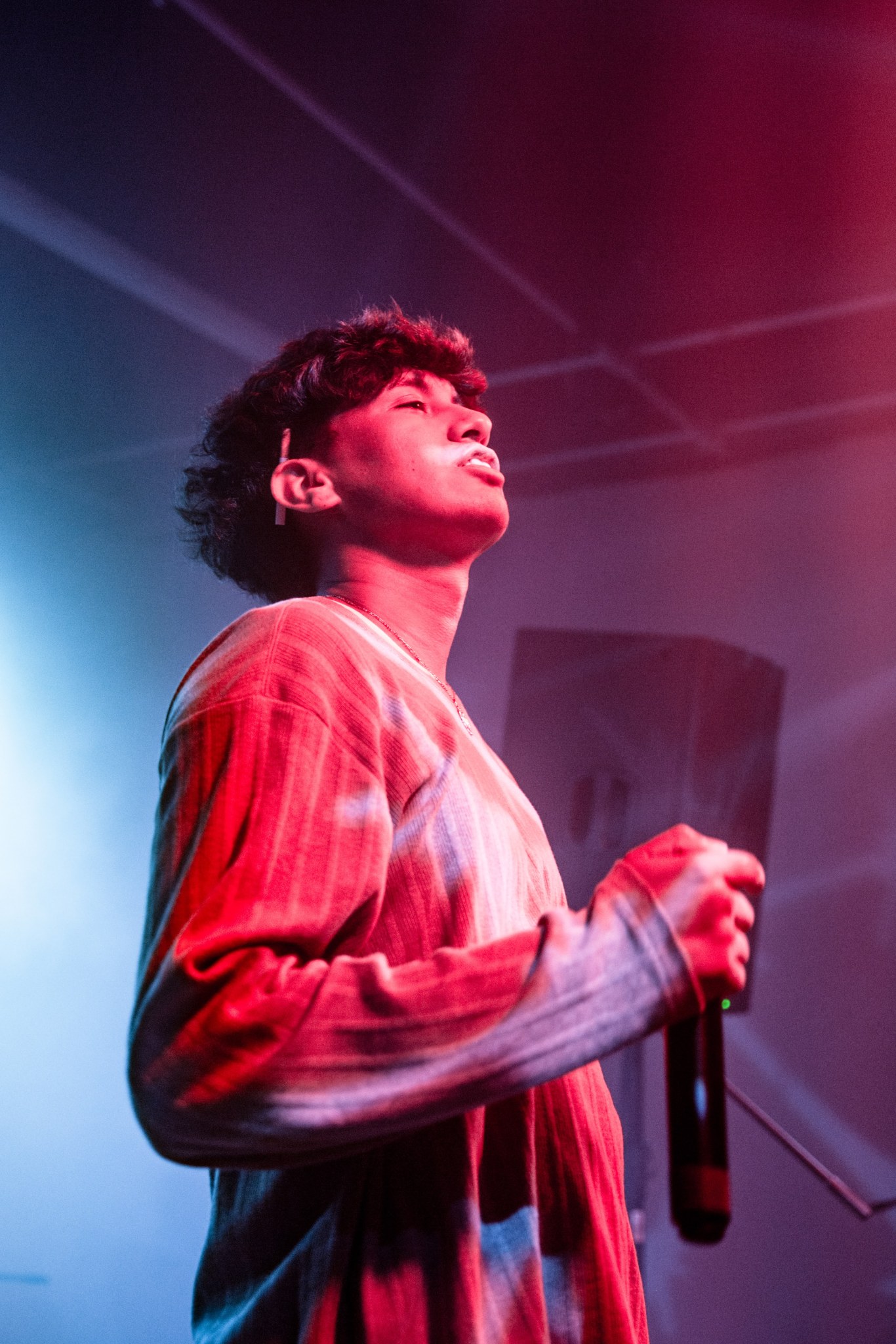 Nevi: 200 pistas que reinventan el neo soul – BLUM MAGAZINE