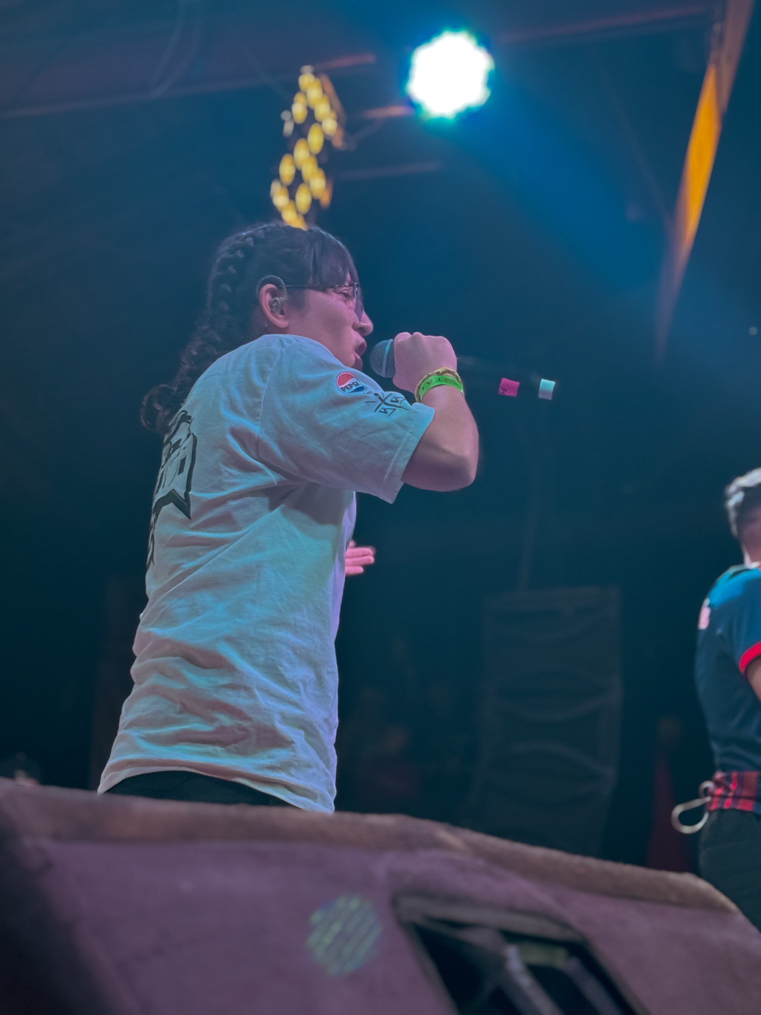 Azuky: El debut de la niña galáctica en FMS – BLUM MAGAZINE