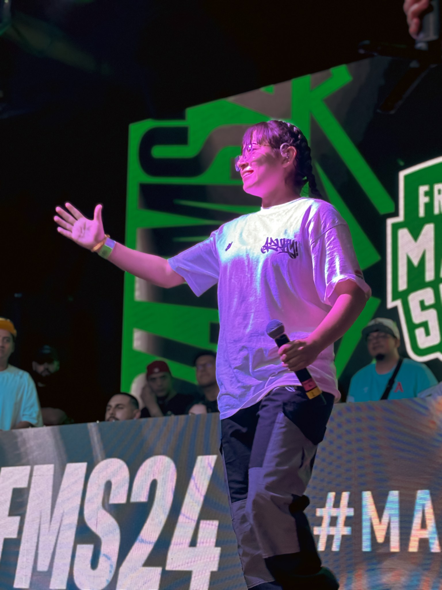 Azuky: El debut de la niña galáctica en FMS – BLUM MAGAZINE