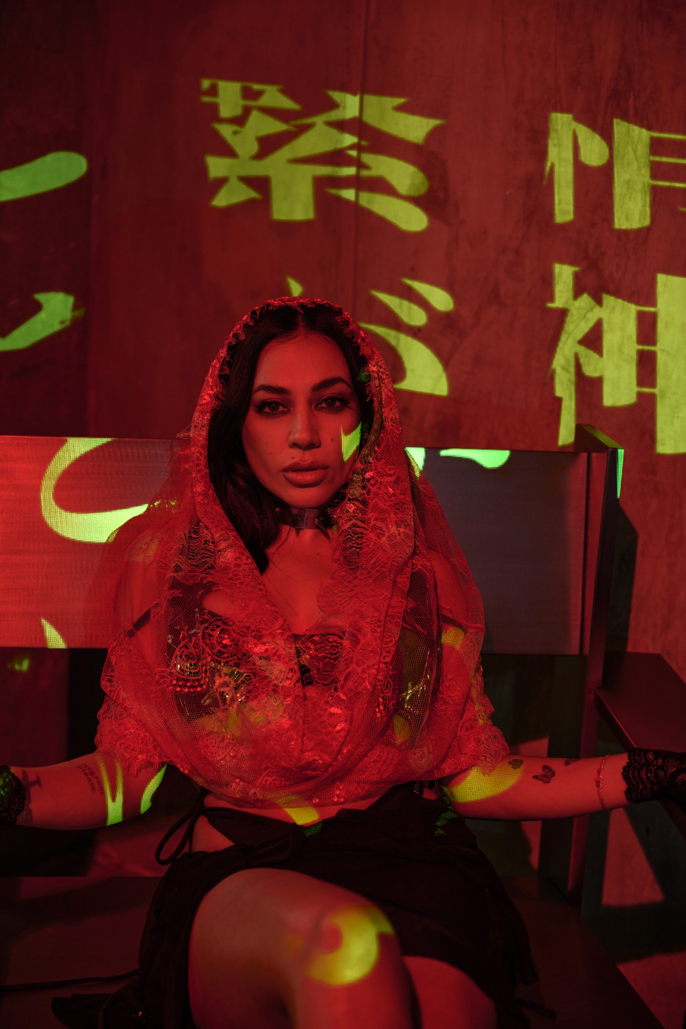 Jass Reyes: El poder de romper las reglas y reinventarse – BLUM MAGAZINE