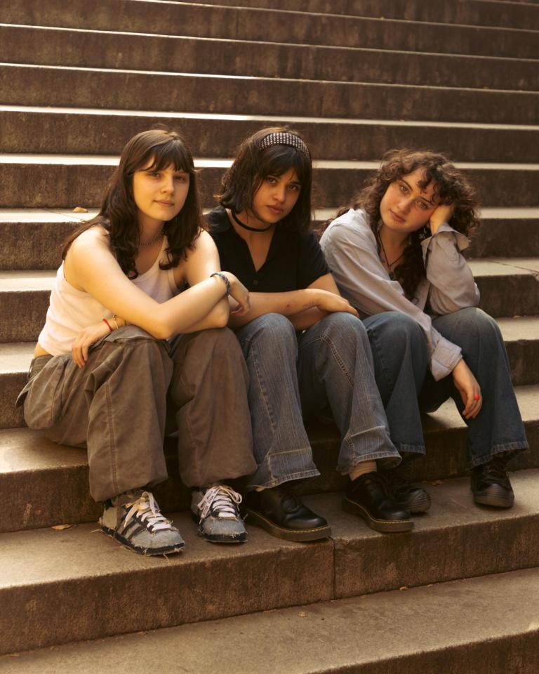 TRÍADA comparte ‘Sale La Luna’ y anuncia ‘De Versiones y Alma’, su EP ...