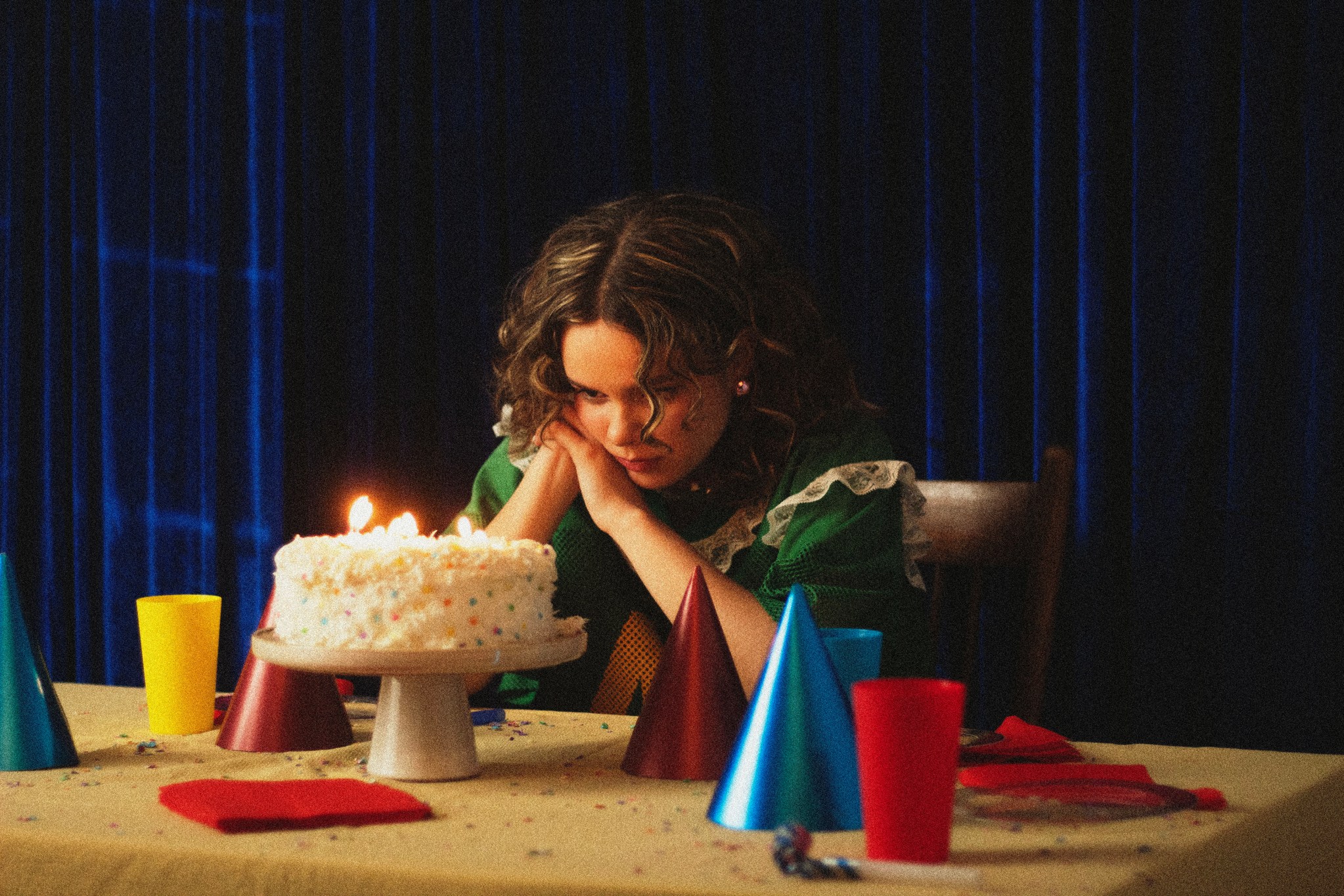 Isa: Emociones, historias y cartas con un plot twist – BLUM MAGAZINE